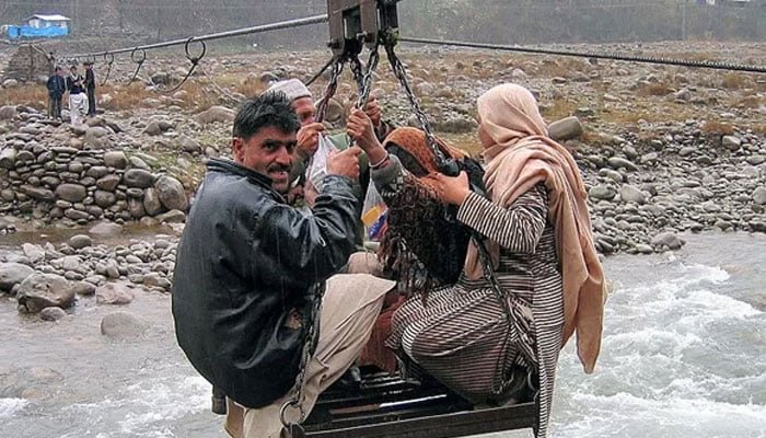 Pakistan: Army Commandos Rescue 8 Pax Incl 7 Students From Dangling ...